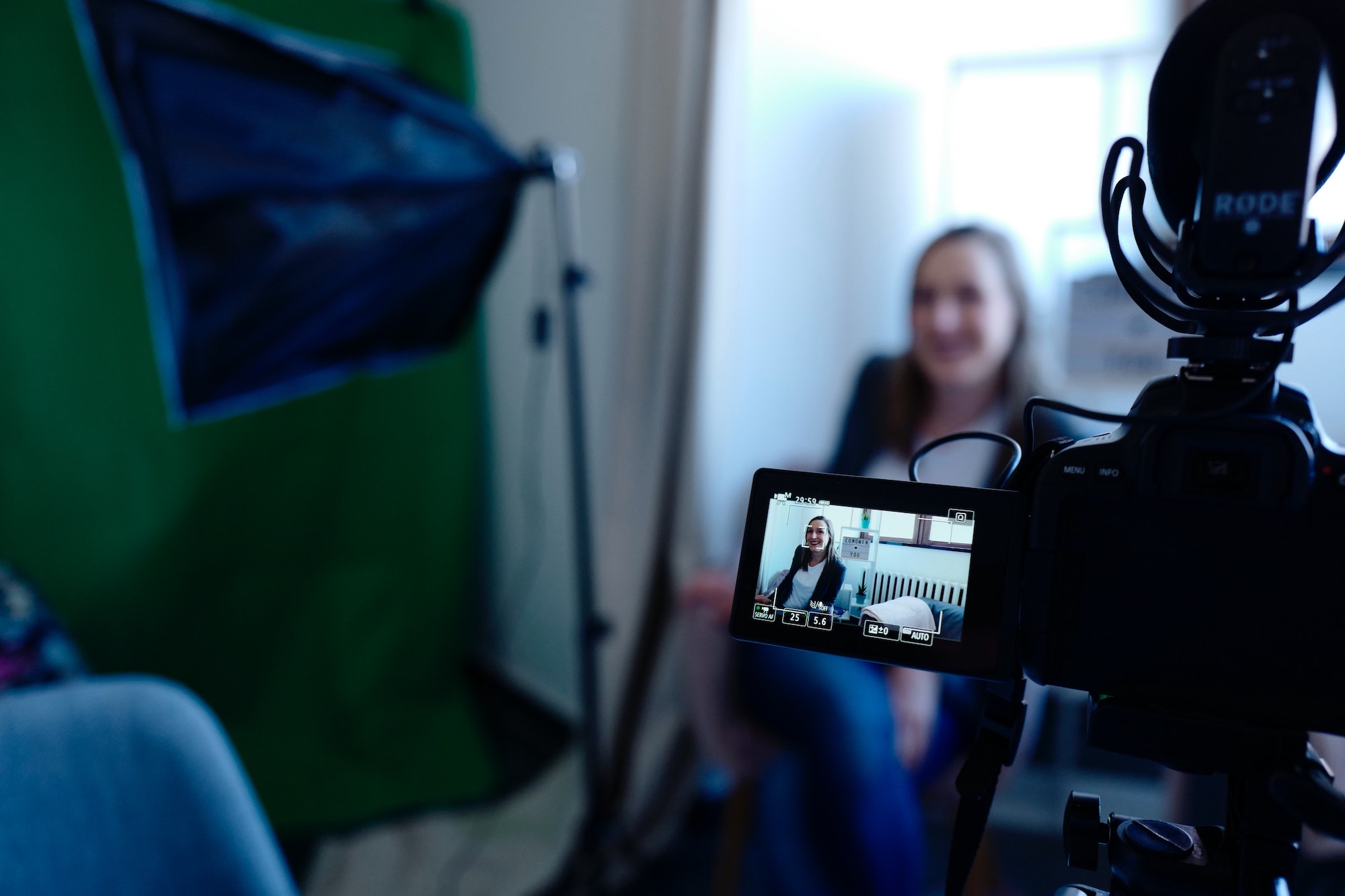 Six Simple Tips For Making A Professional Video - Elle Muse